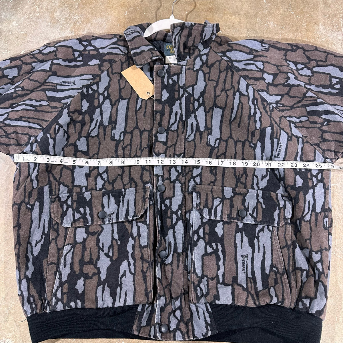 Jim Crumley’s Outfitter Tuff Trebark Bomber (L) – Camoretro