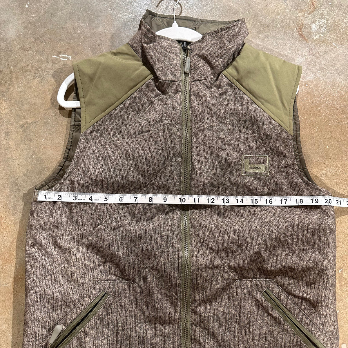 Banded Quilted Lightweight Vest (L/XL) – Camoretro