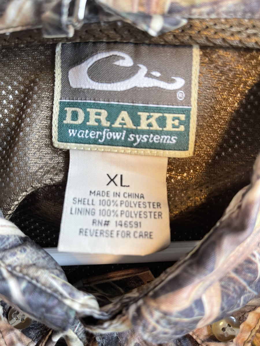 Drake EST Button-Up Shirt (SIZE XL) – Camoretro