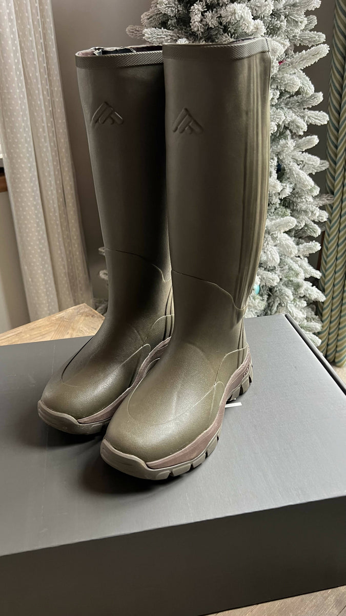 Chêne Gear Zippered Knee Boots | Size 7 – Camoretro